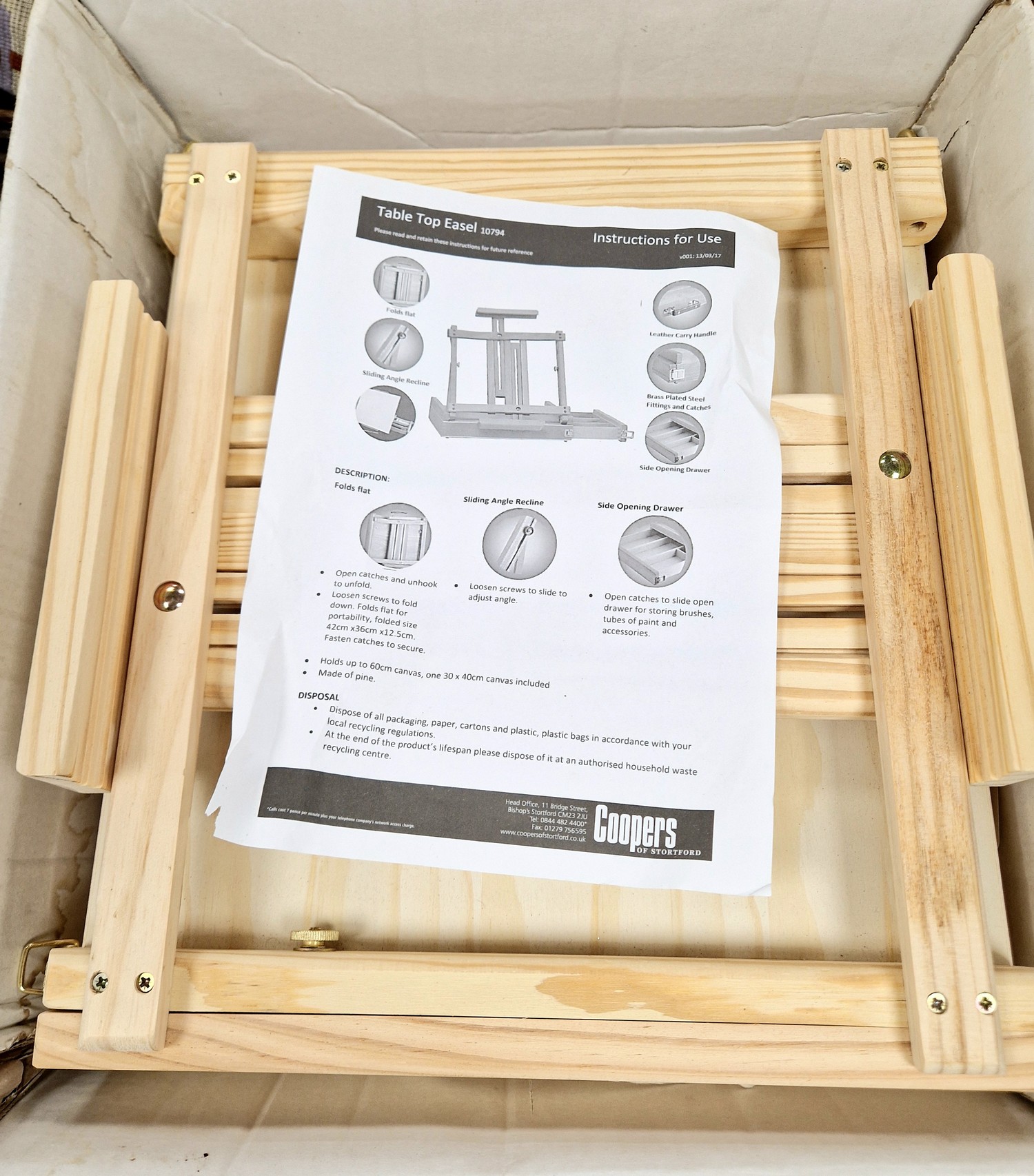 Portable wooden tabletop easel