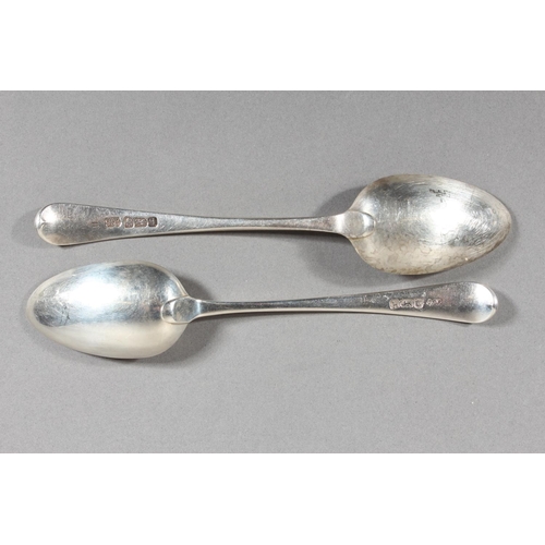 Pair of Silver tablespoons, Hester Bateman, London, 1783, 126g.