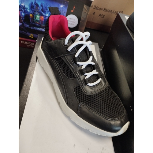 Three Pairs Brand New Vincentius Mens Sneakers Black Size UK 5 and Navy ...