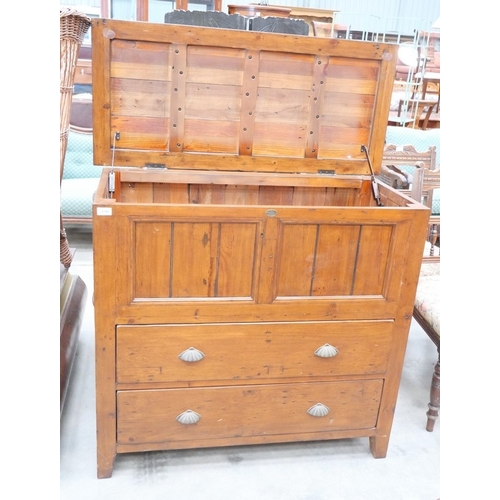 Irish Coast Collection Mule Chest