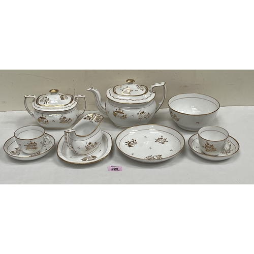 An early 19th century New Hall pattern 1141 part service of ten pieces