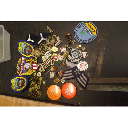 Good selection of military and other organisations pin badges, insignia ...