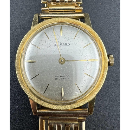 Watches: An 18ct gold gentleman's wristwatch by Richard, with 21 jewel ...