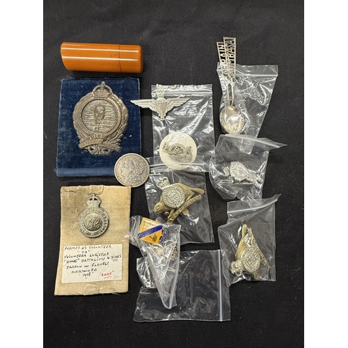 Militaria: Mixed collection of badges including a WW1 Mine Clearance ...