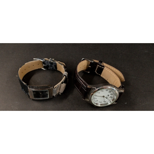 Jewellery: a collection of wristwatches, mainly quartz movements, to ...