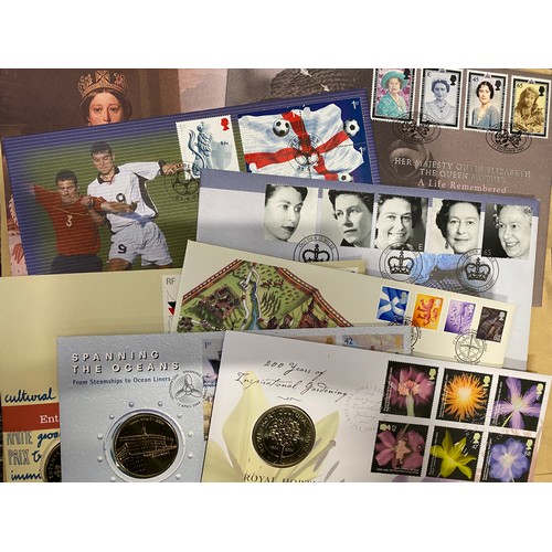 A group of 25 RM PNC coin covers, including 1999 Scottish Parliament £1 ...