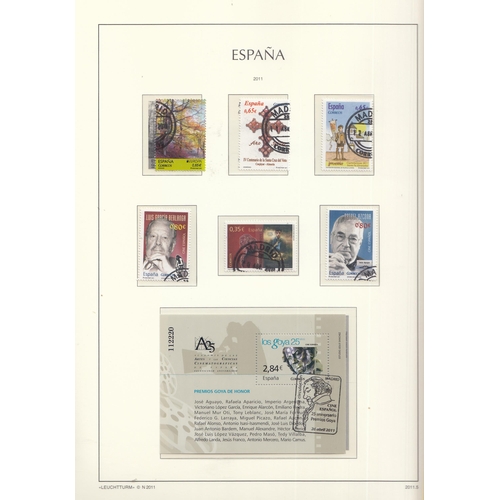 A five-volume mint and used Spanish stamp collection from the 1950s to ...