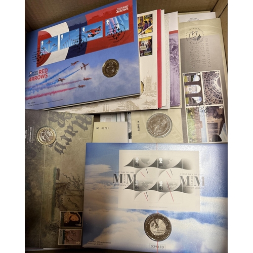 A collection of x100 UK QEII RM PNC coin covers from 2000 to 2023 ...