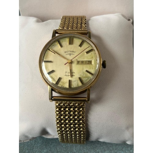 A gent's 9ct gold Rotary wristwatch with automatic movement and day ...
