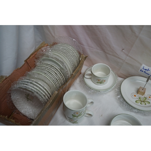 Midwinter Fleur 60 Piece Dinner Set