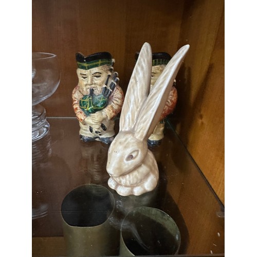 Shelf of Collectables to include Wedgwood Jasperware, Marshall Taplow ...