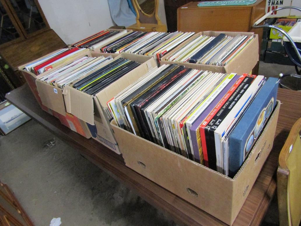 LARGE COLLECTION OF CLASSICAL RECORDS