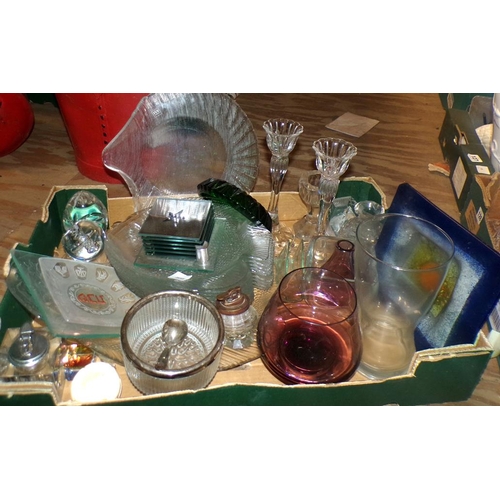 BOX OF MIXED GLASSWARE