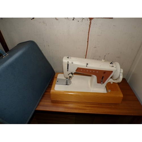 SINGER SEWING MACHINE