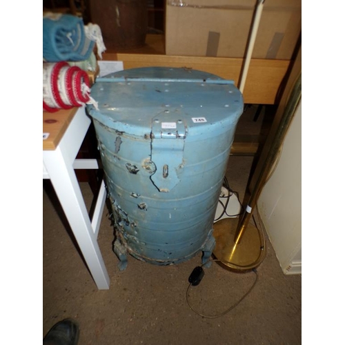 LARGE METAL CONTAINER