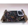 LARGE BOX OF FOUNTAIN PEN AND OTHER PEN LIDS