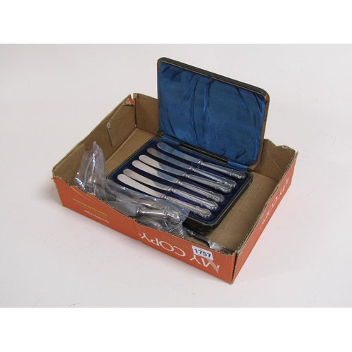 SILVER PLATED CUTLERY, BOX SET OF SILVER HANDLED BUTTER KNIVES