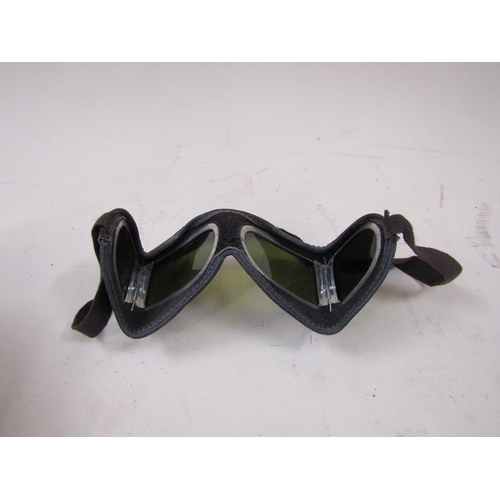 PAIR OF ANTI FLASH GOGGLES