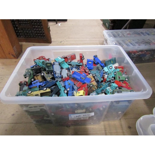 LARGE BOX OF MIXED DIECAST VEHICLES - LAND ROVER ETC
