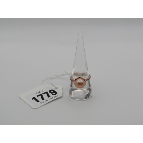 SILVER GILT NATURAL COLOUR, CULTURED PEARL RING SIZE P