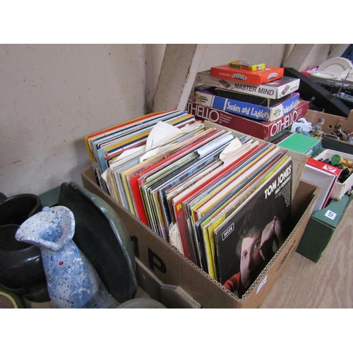 BOX OF MIXED RECORDS