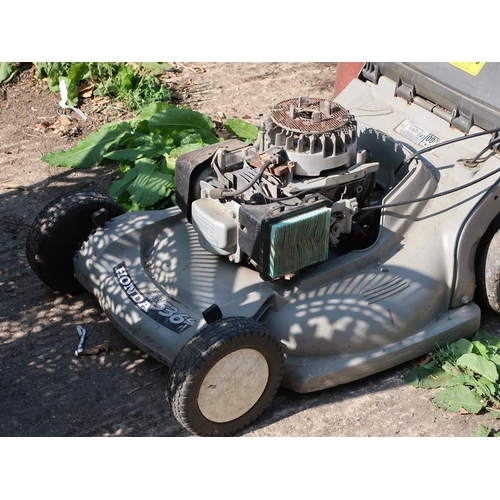 HYDROSTATIC HONDA MOWER