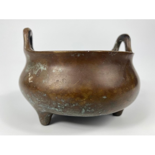 19th century Chinese bronze pot, 13cm