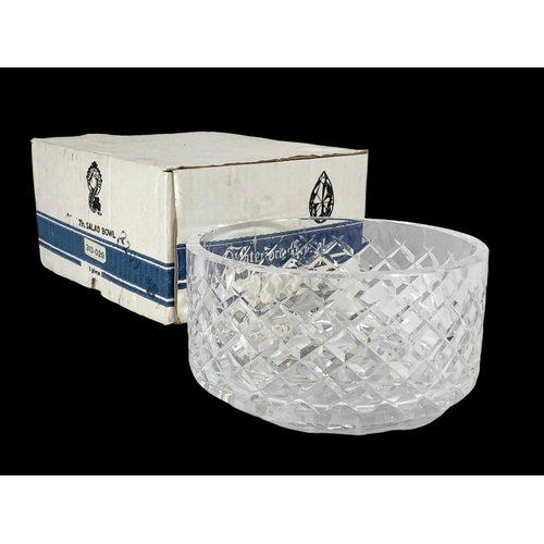 A Waterford crystal salad bowl in box. Bowl measures 17.5 x 9.5cm.