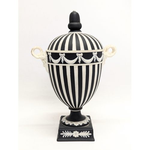 12 pieces of Wedgwood Jasper Ware black basalt pottery.