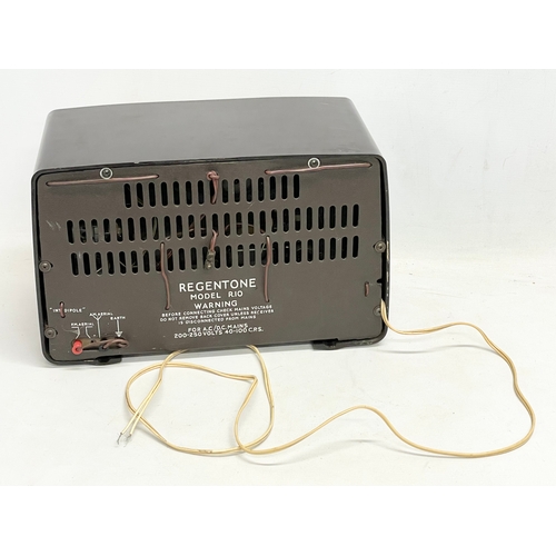 A vintage Regentone radio. 38x28x24cm