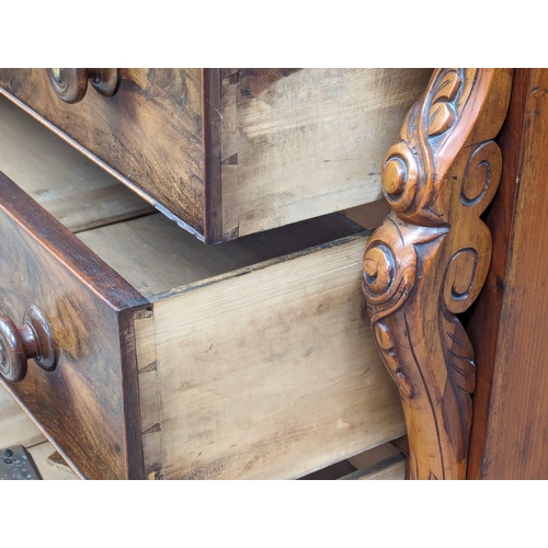 A large Victorian mahogany ogee chest of drawers. 122.5x56.5x126cm