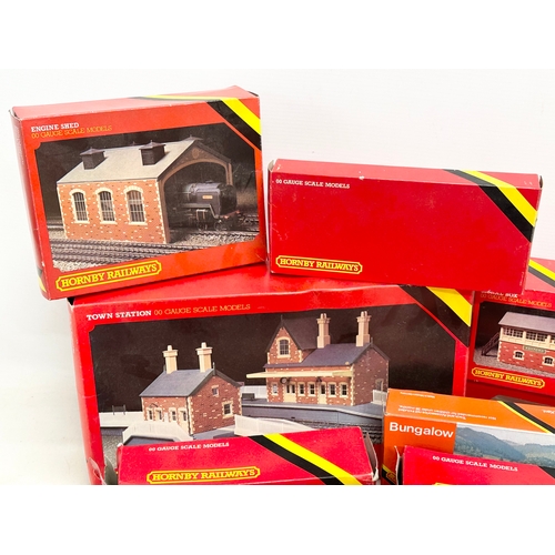 A quantity of empty Hornby Railways boxes.