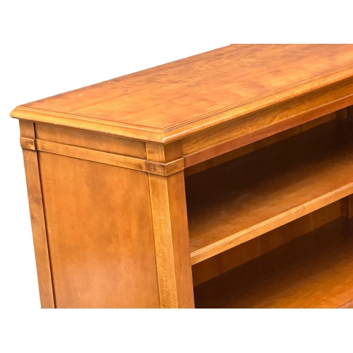 A Yew Wood open bookcase. 105x41x105cm