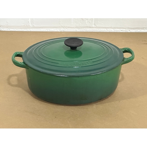 A Le Creuset cast iron casserole dish with lid. 36x24x16cm