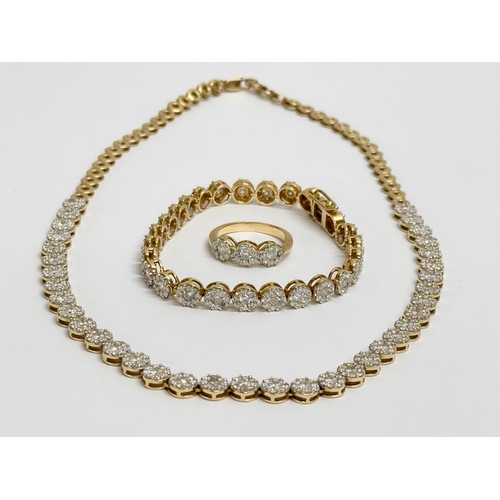 An excellent quality 18ct yellow gold and diamond set. Necklace ...