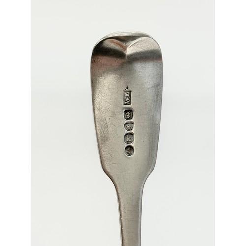 A Georgian silver serving spoon, London 1825. George IV. 69 grams.