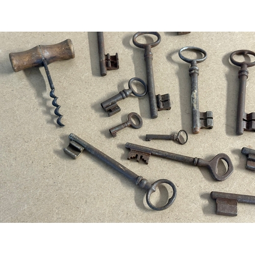 A quantity of 18th/19th century keys. 11cm, 10cm, 9cm etc