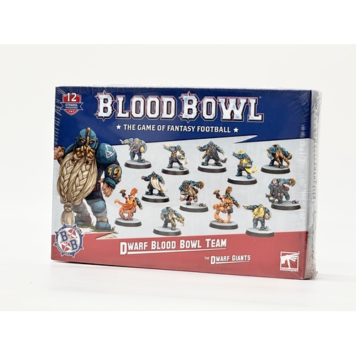An unopened Warhammer Blood Bowl Dwarf Blood Bowl Team. The Dwarf ...