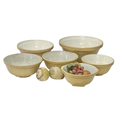 19th & 20th Century Kitchenalia. Jelly moulds, baking bowls, wax and ...