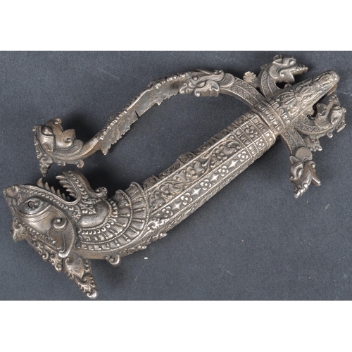 An 18th Century Sinhalese silver Kastane ceremonial sword dagger hilt ...
