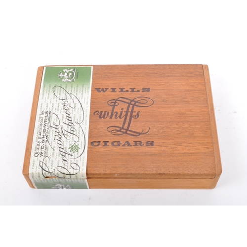 A collection of 20th century cigars to include a tin of Henri ...