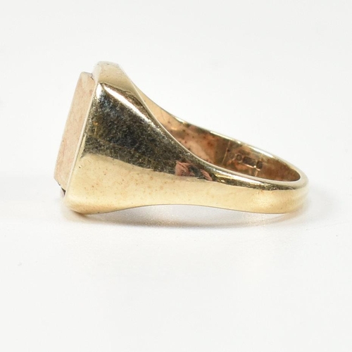 A hallmarked 9ct gold Masonic reversible swivel signet ring. The 9ct ...