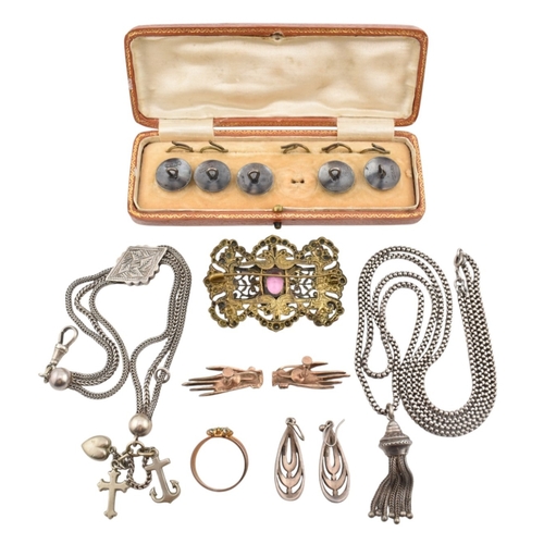 A cased set of sterling silver enamel buttons decorated with ivy leaves ...